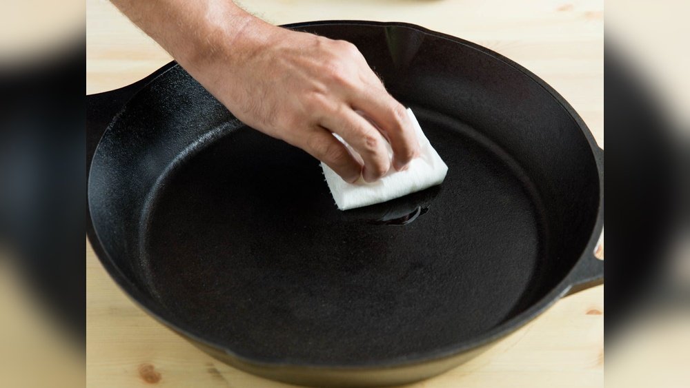 How To Season A Frying Pan: Easy Steps for Perfect Results